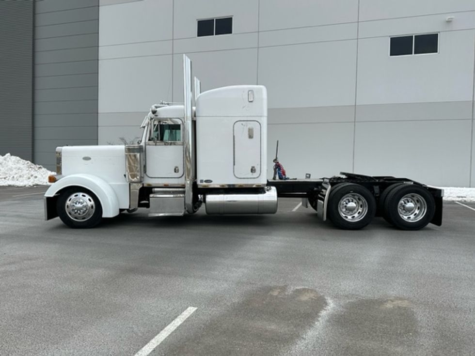 379 Peterbilt – Glanzer Performance